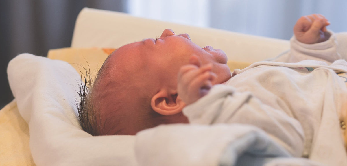 5 Tips for Reducing Newborn Reflux - Hubble Connected